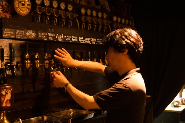 【24軒目】渋谷・THE ALDGATE──センター街で20年以上続く、本格派ブリティッシュ・パブ｜TOKYO音楽酒場｜TAP the POP